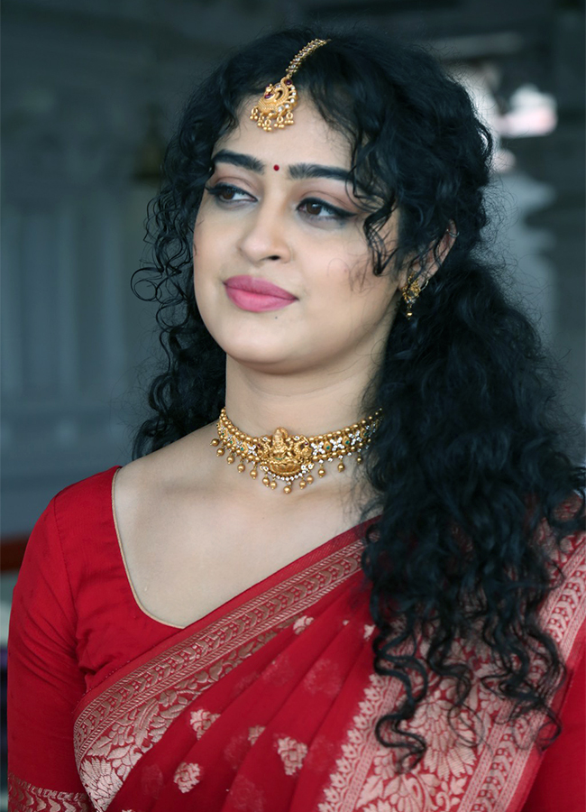 రెడ్ చీరలో RGV గర్ల్ అప్సర రాణి హాట్ ట్రీట్ (ఫొటోలు) | Actress Apsara Rani Hot Photoshoot Stills ...